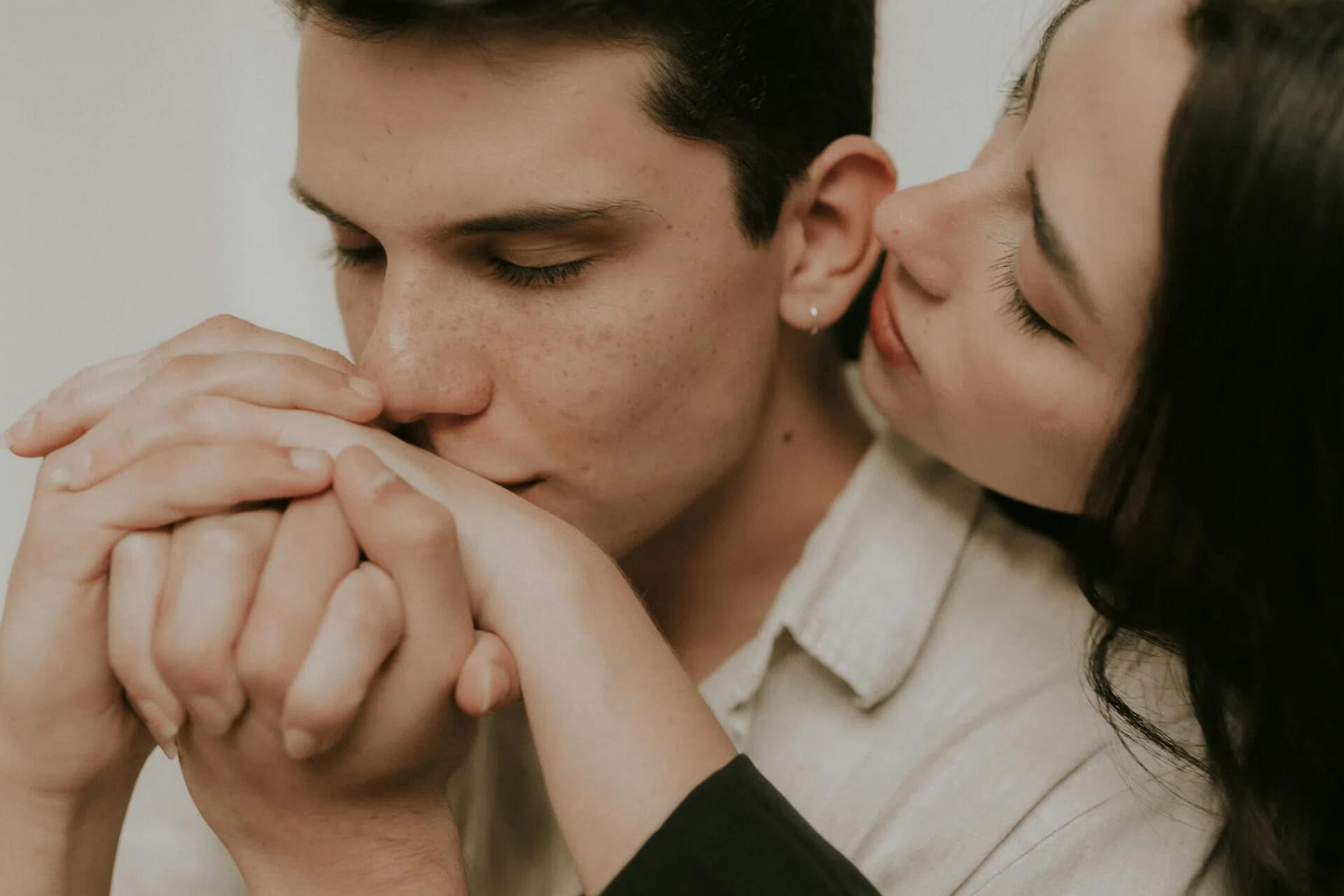 Long-Distance Relationship Tips: 15 Ways to Stay Connected When Miles Apart