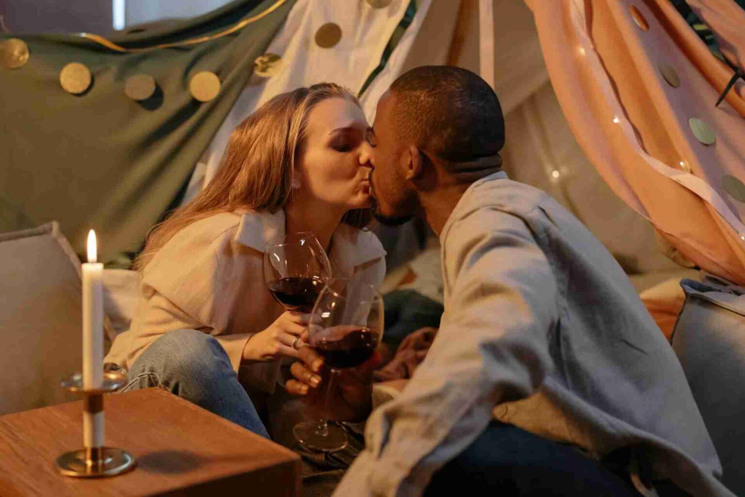 50+ Fun Romantic Long Distance Date Ideas That Make Miles Disappear