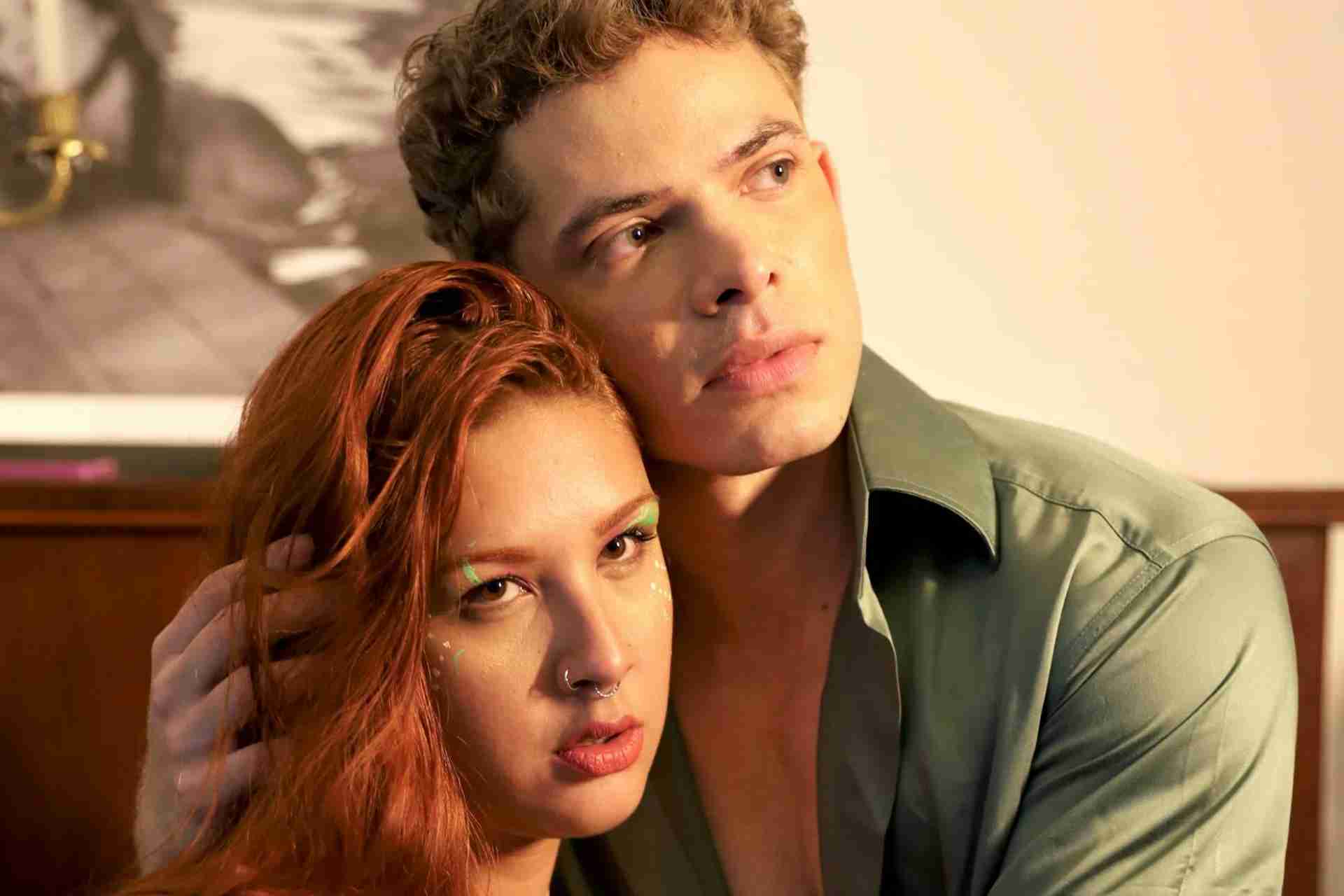 10 Questions That Deepen Emotional Intimacy Instantly